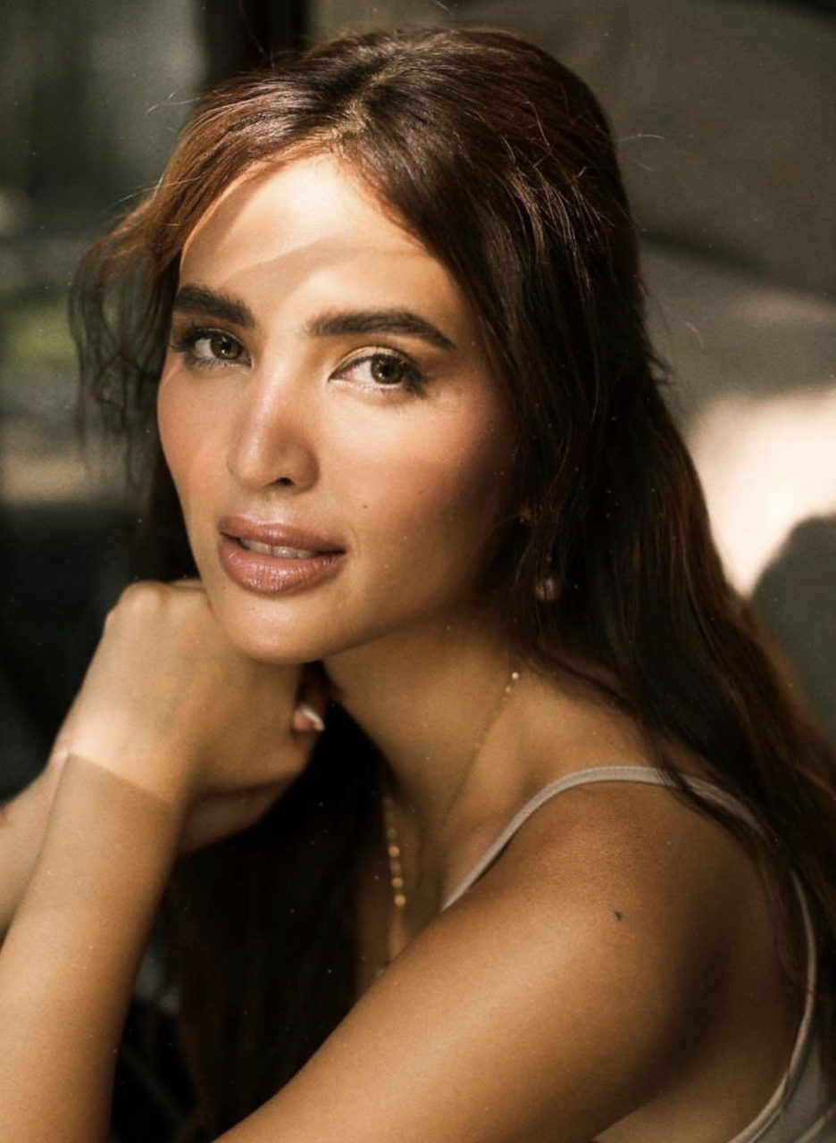 Get your Shawtout from Sofia Andres
